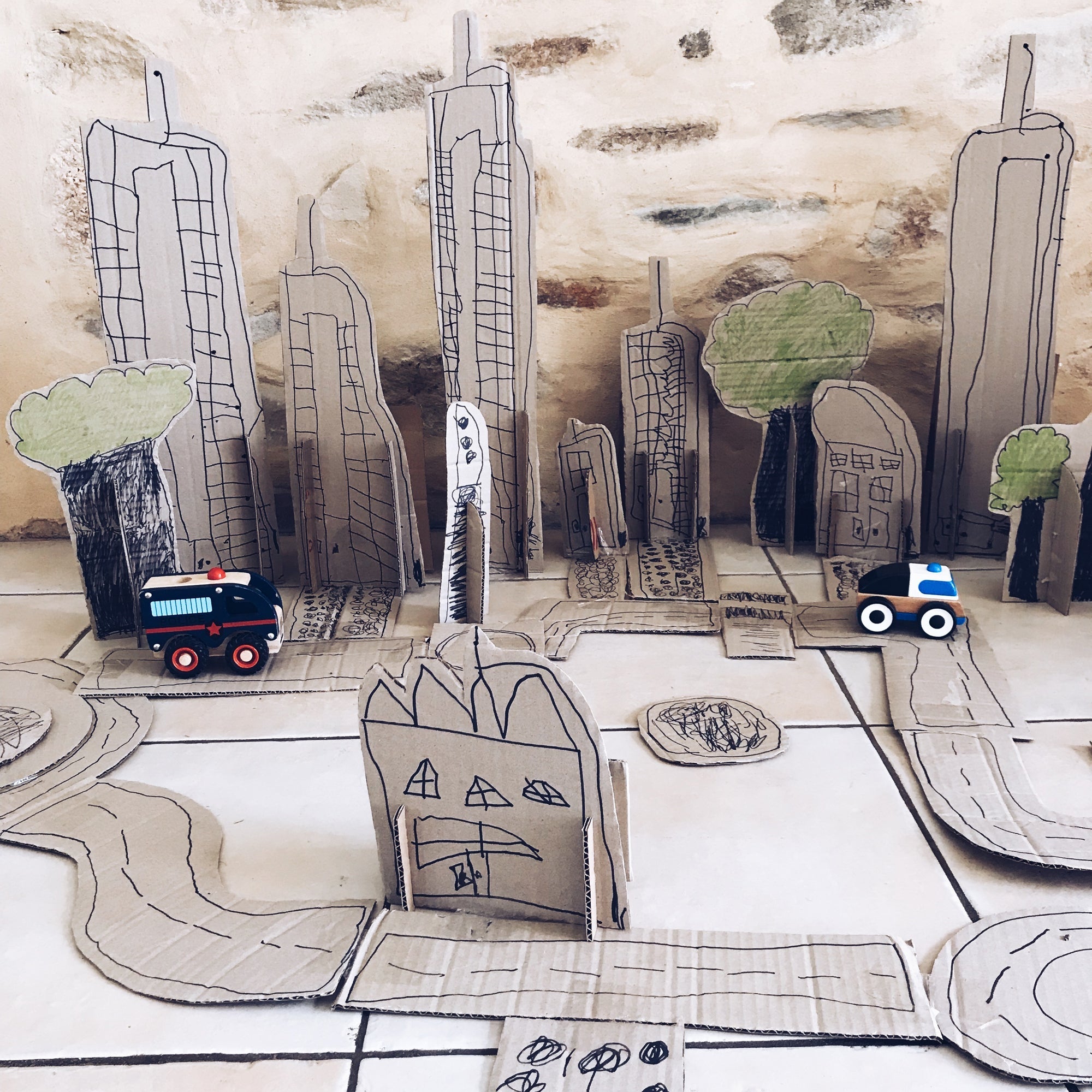CARDBOARD CITY - Mini Mad Things